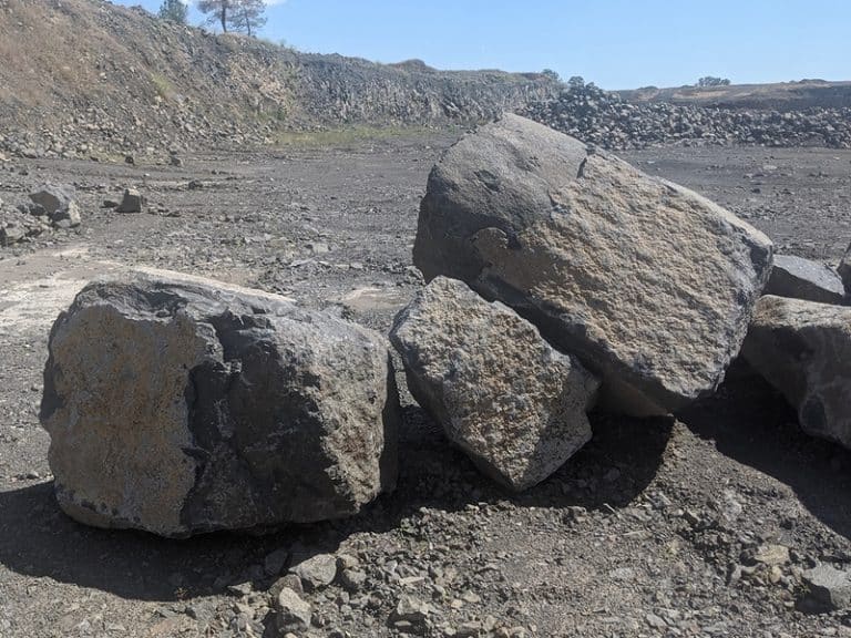 Building Boulder Walls: A Step-by-Step Guide - Utah Boulder Walls